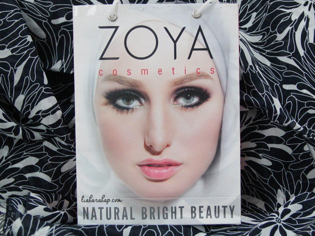 Zoya Cosmetics Lip Paint: Lacquer Lipstick Velvet Matte - Lia Harahap